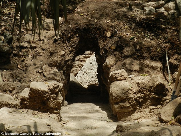 1,600-Year-Old Mayan Tablet discovered in ancient ruins in the jungle ...