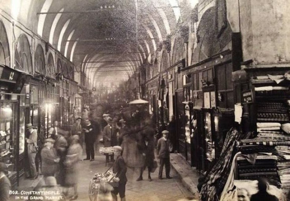 World’s oldest and biggest covered market - Beautiful vintage photos of ...