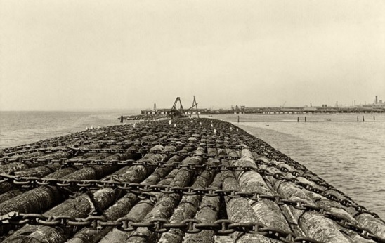 The mighty log rafts of the old new world - tough work - tough men