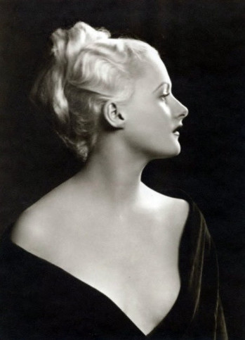 Cheesecake pinups of the '20s- Vintage photos show the muses and stars ...