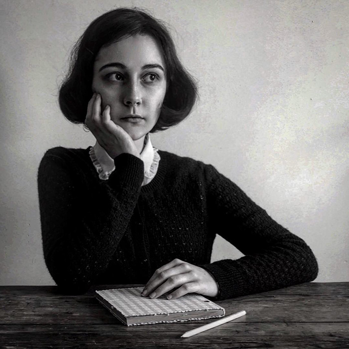 This 17-year- old girl amazingly transforms herself into classic ...
