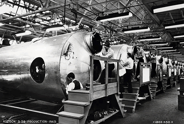 Building a bomber: These rare photos show the construction of the ...