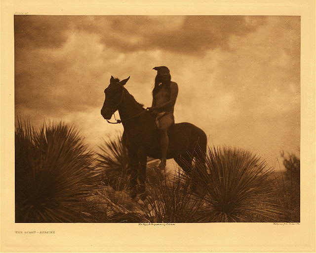 Stunning photos glimpse into the everyday life of Apache Native ...