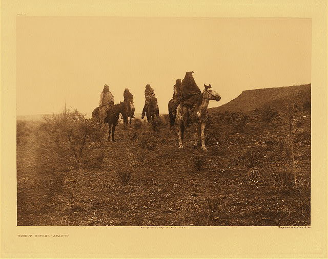 Stunning photos glimpse into the everyday life of Apache Native ...
