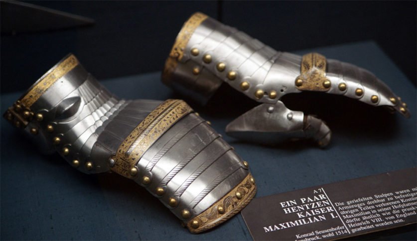 Gauntlet gloves: used by knights in the Middle Ages, today they are ...