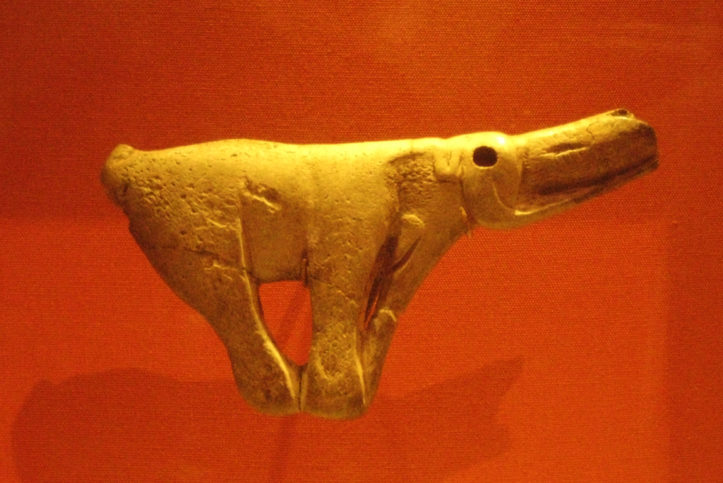 The 13,000 years old “Swimming Reindeer“ is one of the most beautiful ...