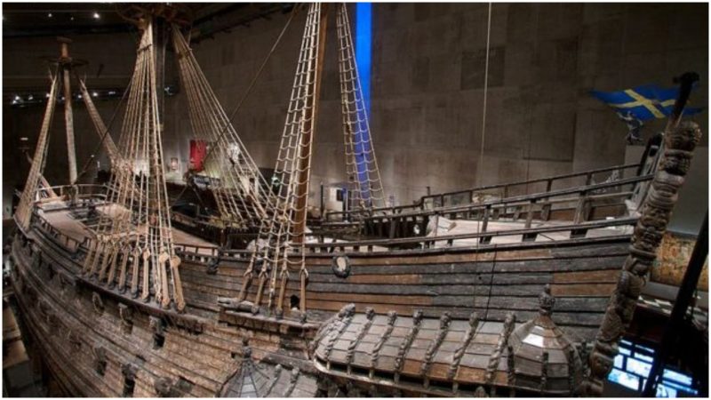 The grand but flawed 17th century Swedish warship "Vasa" sank on her ...