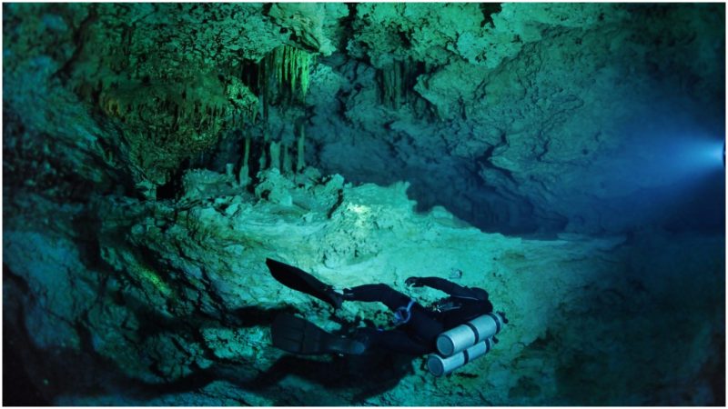 A mysterious castle found at the bottom of Turkey's Lake Van causing ...