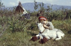 Stunning Lifestyle Photos of the Sami People Living at the Top of the ...