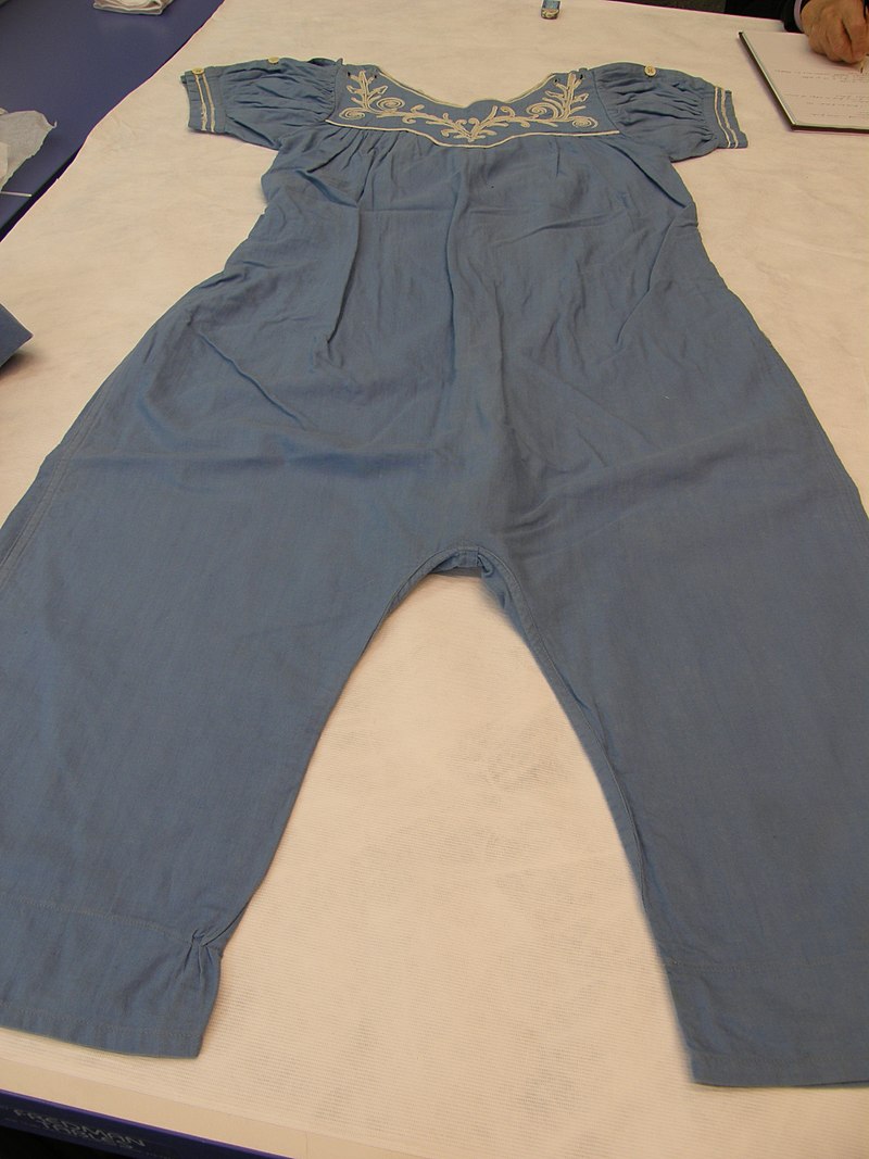 Outrageous! Victorian women in swimwear - The Vintage News