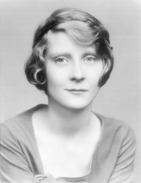 The Sad Tale of Peg Entwistle - Young Actress who Jumped off the ...