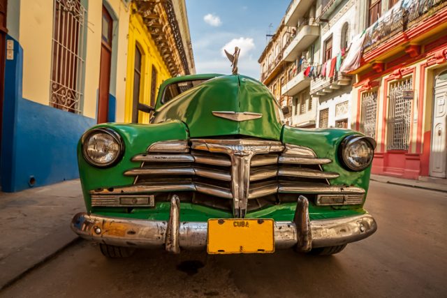 Cuba's vintage car culture in pictures - The Vintage News