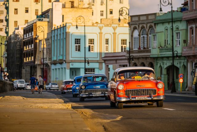 Cuba's vintage car culture in pictures - The Vintage News