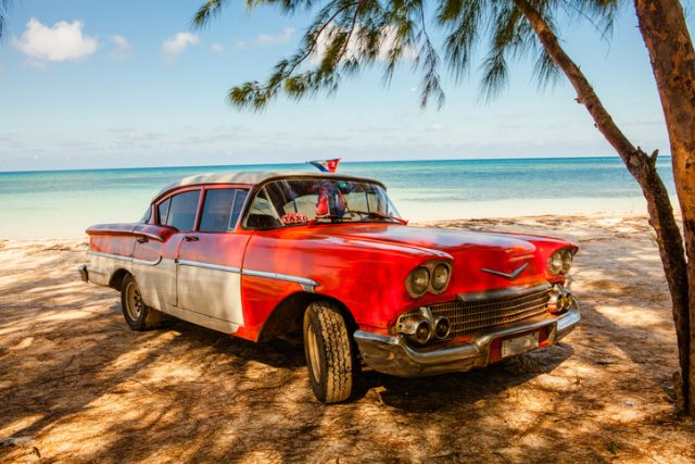Cuba's vintage car culture in pictures - The Vintage News