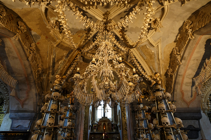 This "Chapel of the Macabre" is Decorated with Thousands of Human Bones ...