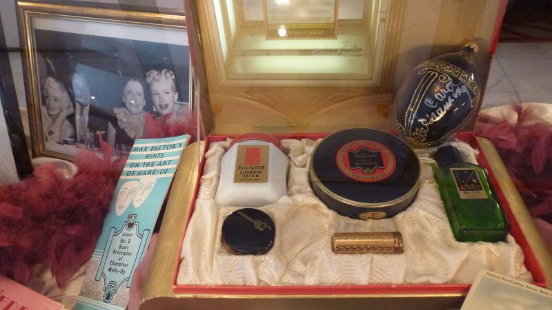 From Mud to Max Factor - The Strange Evolution of Makeup - The Vintage News