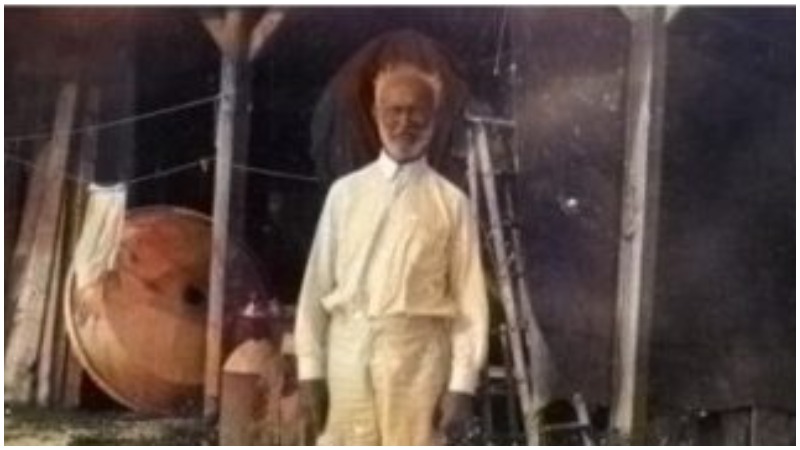 The Lovestruck Doctor who Lived with his Deceased Patient for Nearly a ...