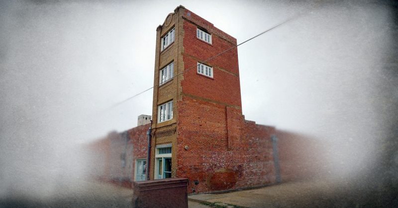 Sticks Out Like a Sore Thumb - Welcome to “The World’s Smallest ...