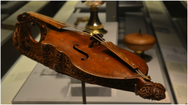 This Enigmatic Musical Instrument Owned by Queen Elizabeth I has Seen ...