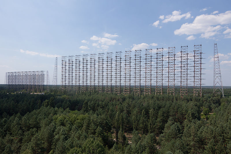 Brave Tourists Visit Chernobyl to See this Enormous Abandoned Radar ...