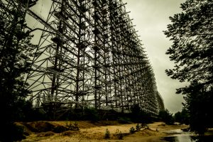 Brave Tourists Visit Chernobyl to See this Enormous Abandoned Radar ...