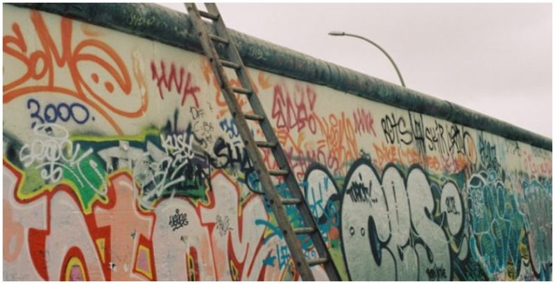 The 8 Most Inventive Ways People Escaped the Berlin Wall - The Vintage News