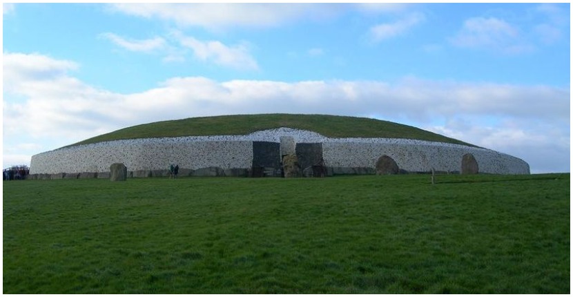 Ireland's Mysterious Newgrange Tomb - Older than the Great Pyramids ...