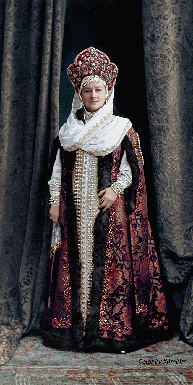 Dazzling Color Photos of the Legendary Romanov Costume Ball of 1903 ...