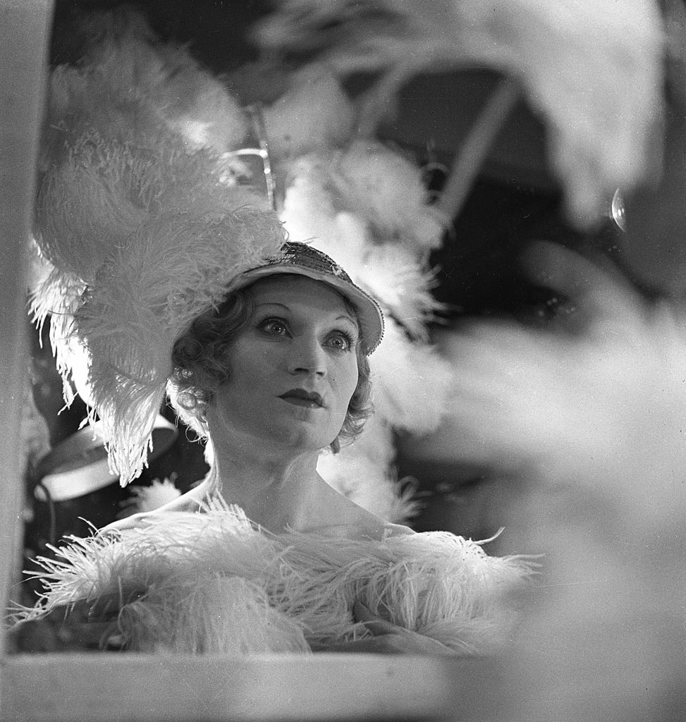 8 of The Most Famous Drag Queens in History - The Vintage News