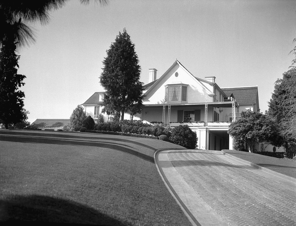 How Much Would It Cost To Live in the Homes of These Old Hollywood ...