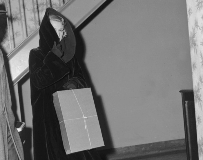 Mob Molls: Incredible photos show the lady companions of the New York ...