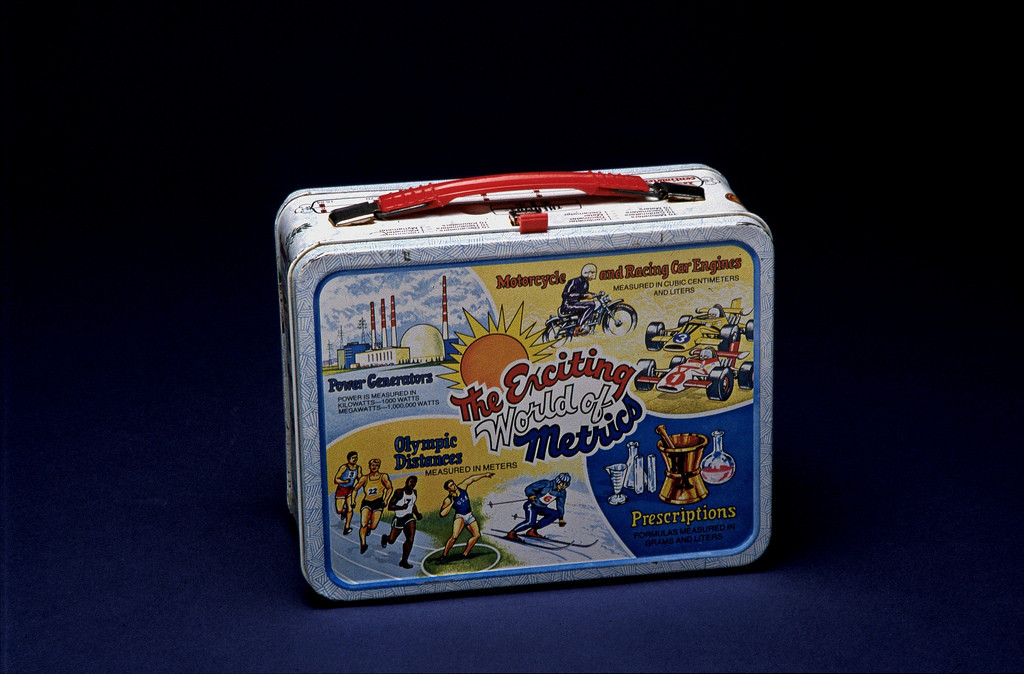 The Evolution of Lunch Box- These cool vintage lunch boxes will bring ...