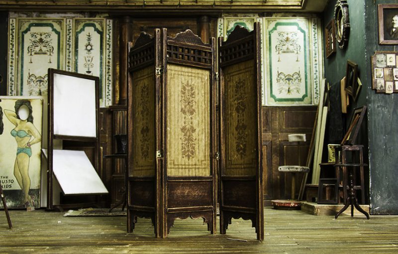 Say "Cheese"-Artist created a tiny 1900s photographic studio and it's ...