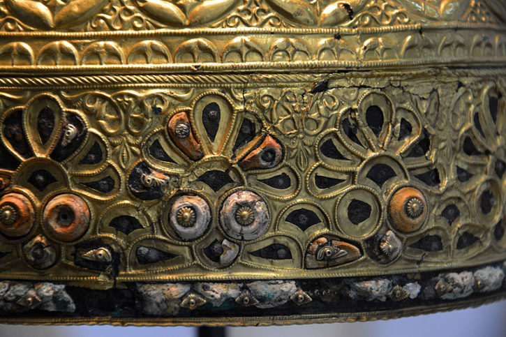 Agris helmet- The ceremonial helmet from 350 BC, discovered 35 years ...