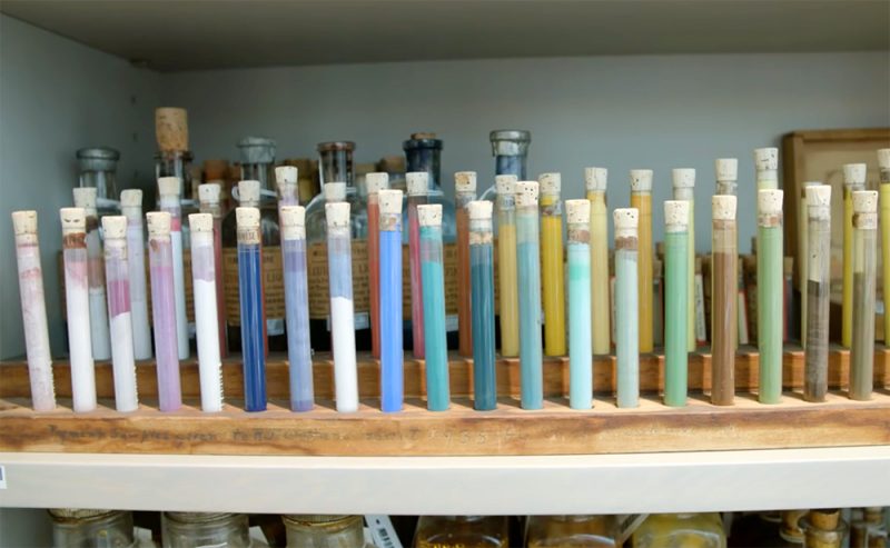 The library of color- In the Harvard Art Museum you can find 2,500 ...