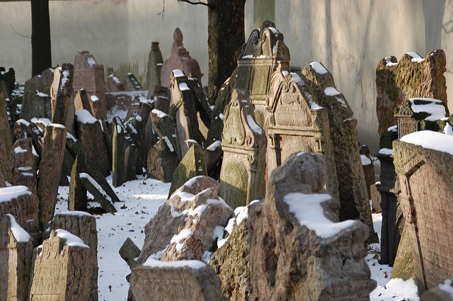 Prague’s Old Jewish cemetery is among the oldest surviving Jewish ...