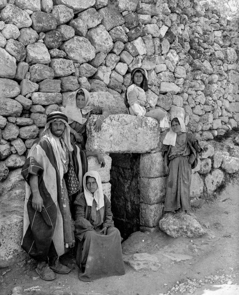 Photos from the turn of the century show Bedouins, the "desert dwellers" of the Middle East ...