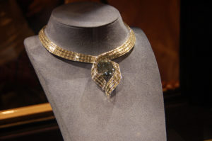 The Hope Diamond: perhaps one of the most famous diamonds in history ...