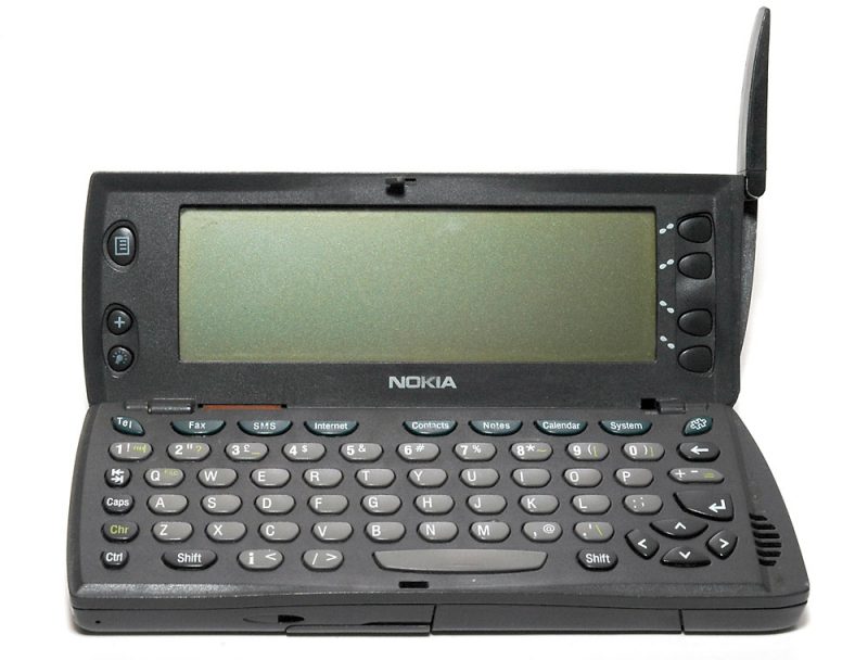 A brief history of mobile phones and their evolution over the years ...