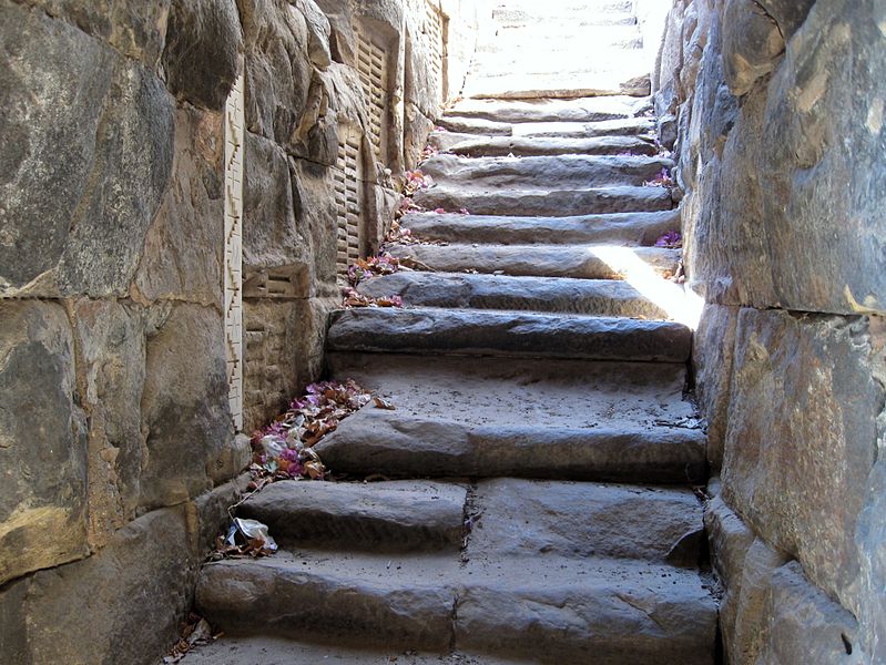 Nilometer: An excellent example of a water measurement device from ...