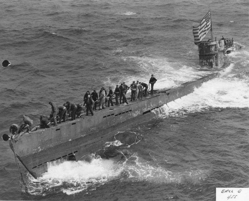 Totally & utterly fascinating images of the US capturing U-Boat 505 ...