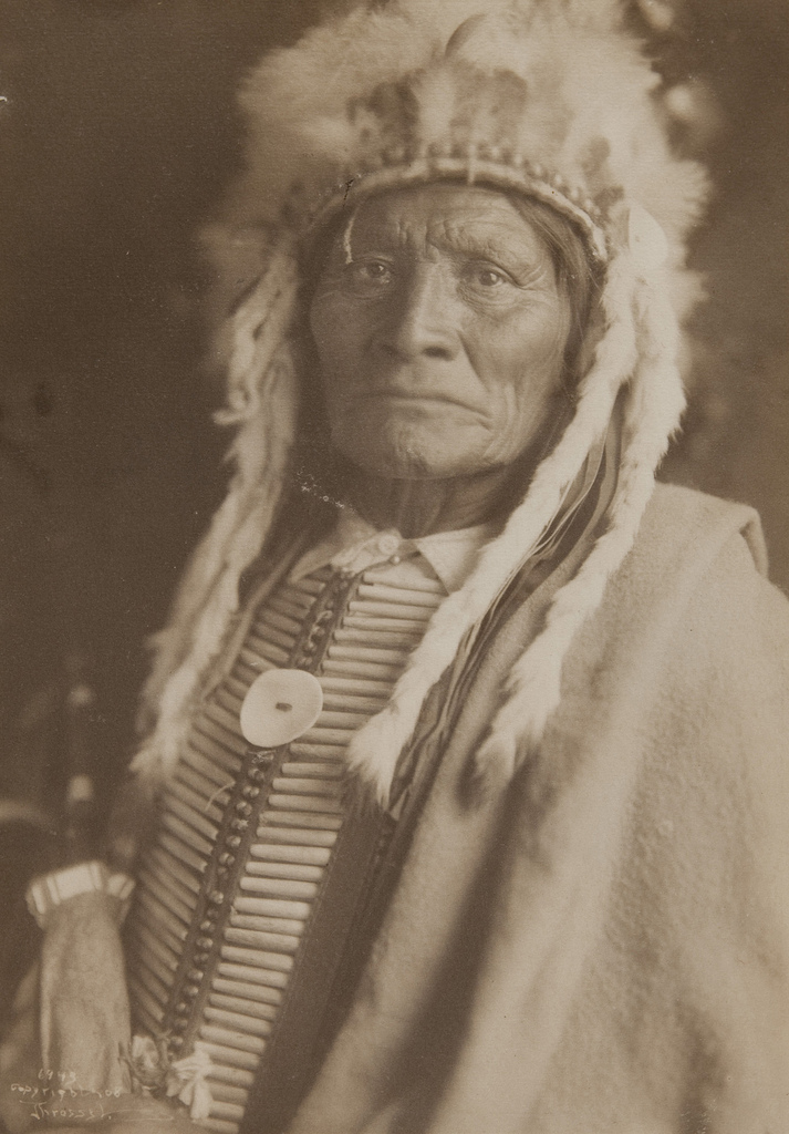 Documenting the life of Native Americans at Crow Reservation at the ...