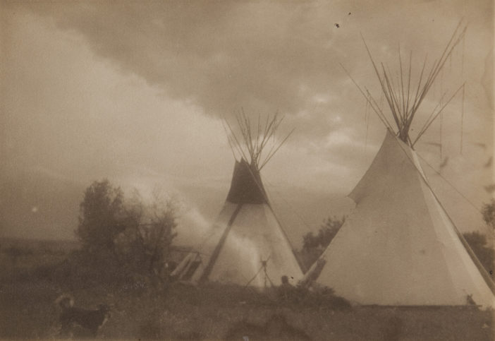 Documenting the life of Native Americans at Crow Reservation at the ...
