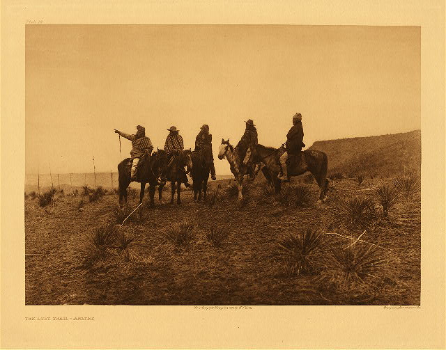 Stunning photos glimpse into the everyday life of Apache Native ...