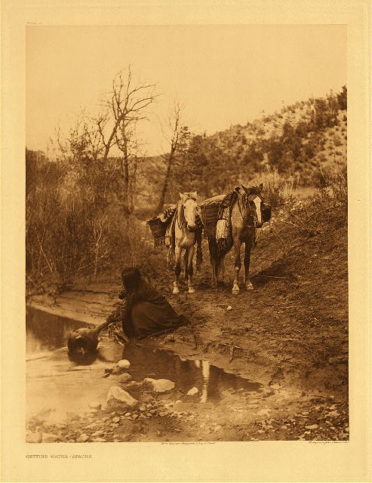 Stunning photos glimpse into the everyday life of Apache Native ...