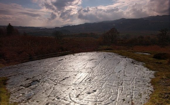 Mystery messages engraved into Scotland's rocks up to 5,000 years ago ...