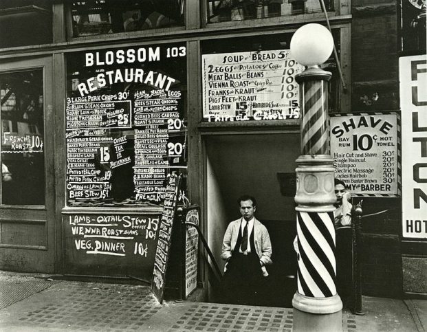 Splinter-free toilet paper didn’t exist until the 1930’s | The Vintage News
