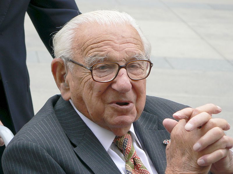 Get ready to cry: He saved 669 children during the Holocaust; he doesn ...