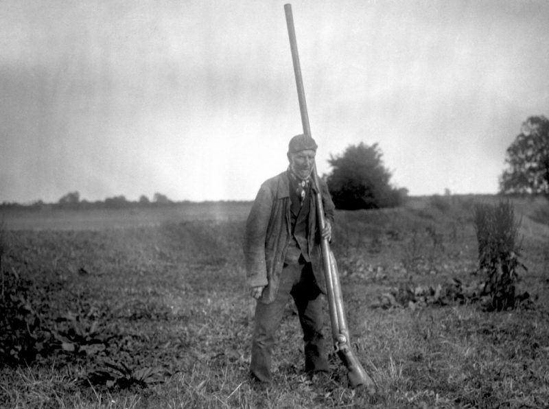 The Punt Gun: A gigantic vintage 'shotgun' killed 90 waterfowls at once ...