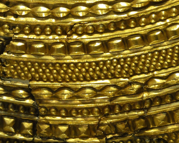 The Mold cape is one of the finest achievements in gold craftsmanship ...